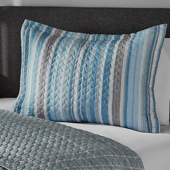 Mainstays | Bedding | 2 Mainstays Vertical Stripe Quilt King Sham ...